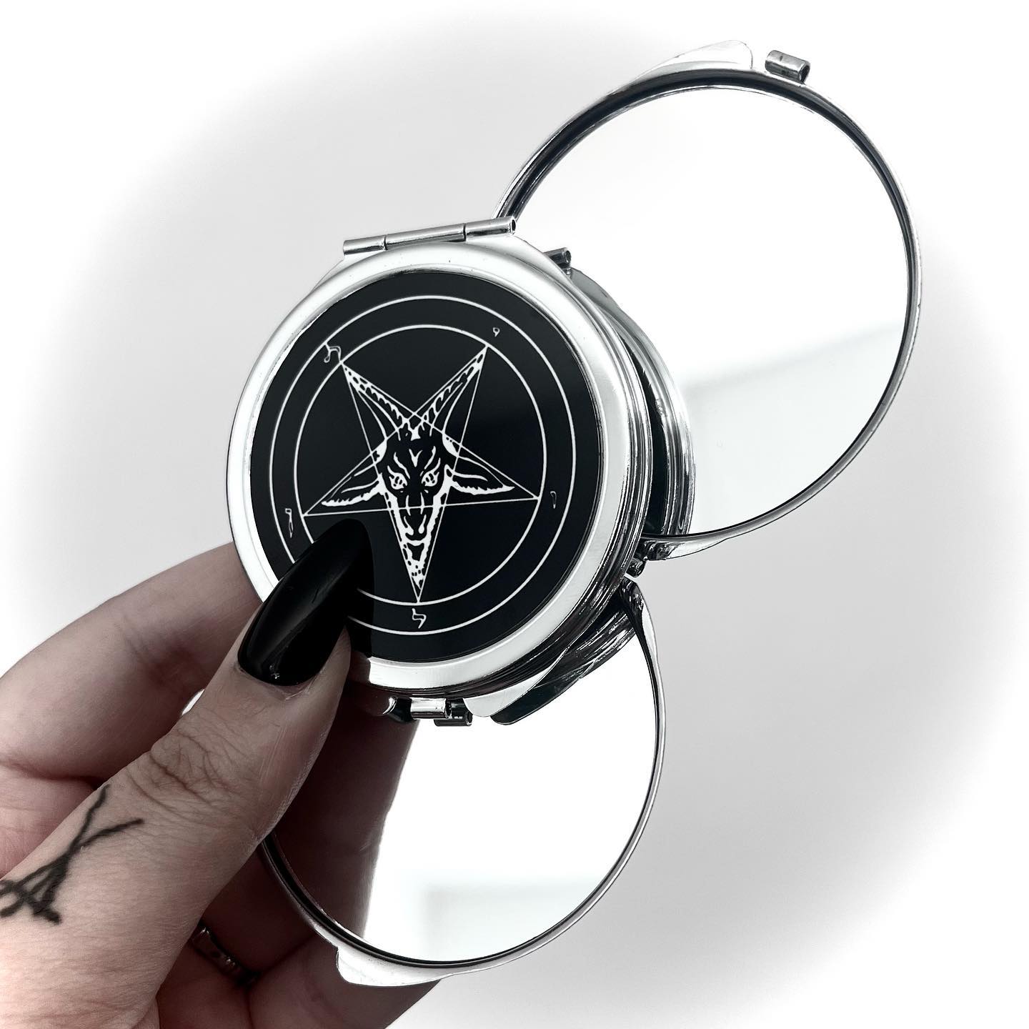 Compact & Wall Mirrors – EternalHorrorArt